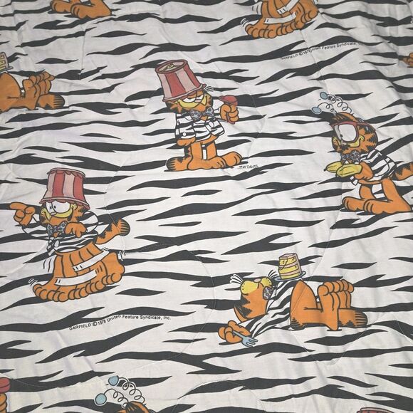 Bedding | Vtg 1981 Garfield Tiger Stripe Comforter Blanket Kfc Bucket ...